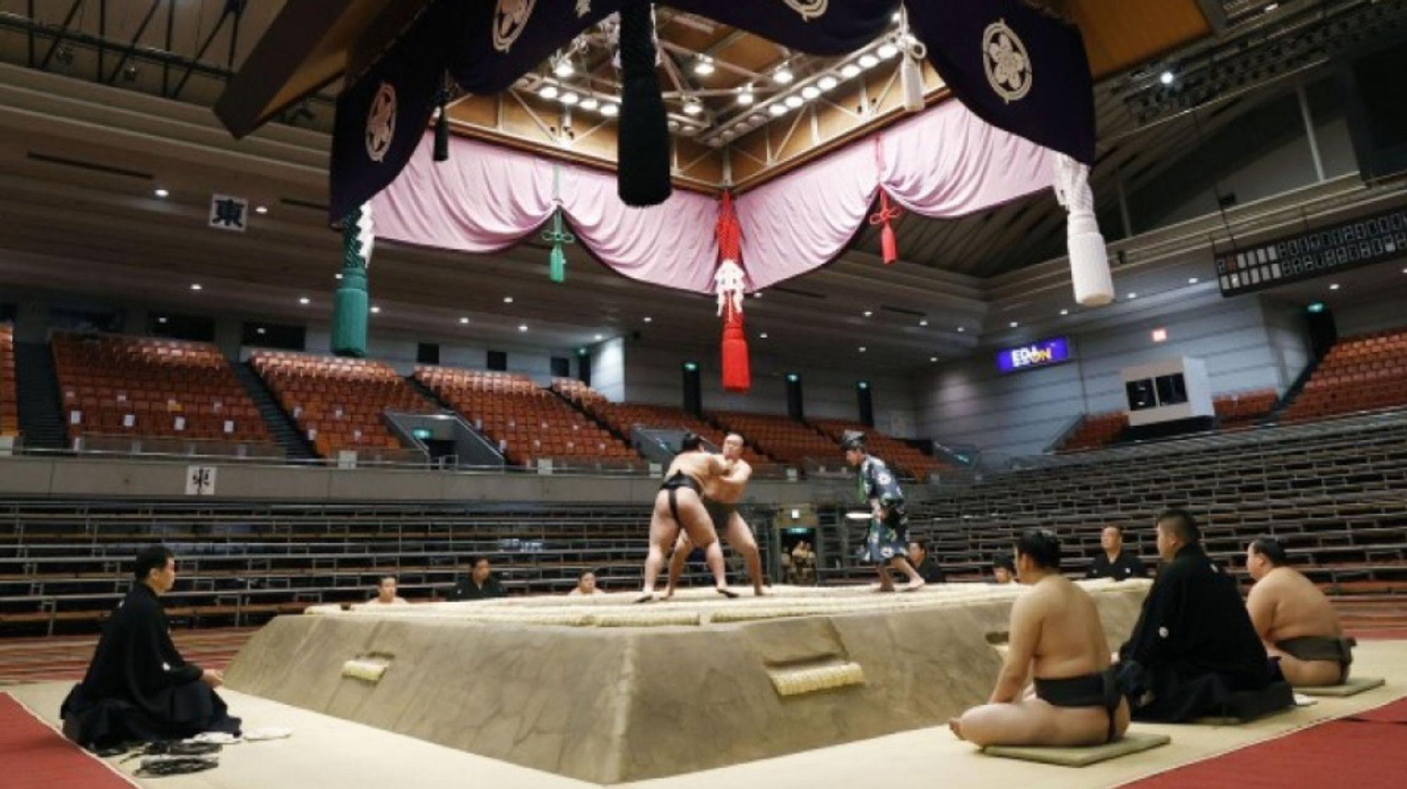 Sumo Tournament Held Without Spectators, Due to Coronavirus