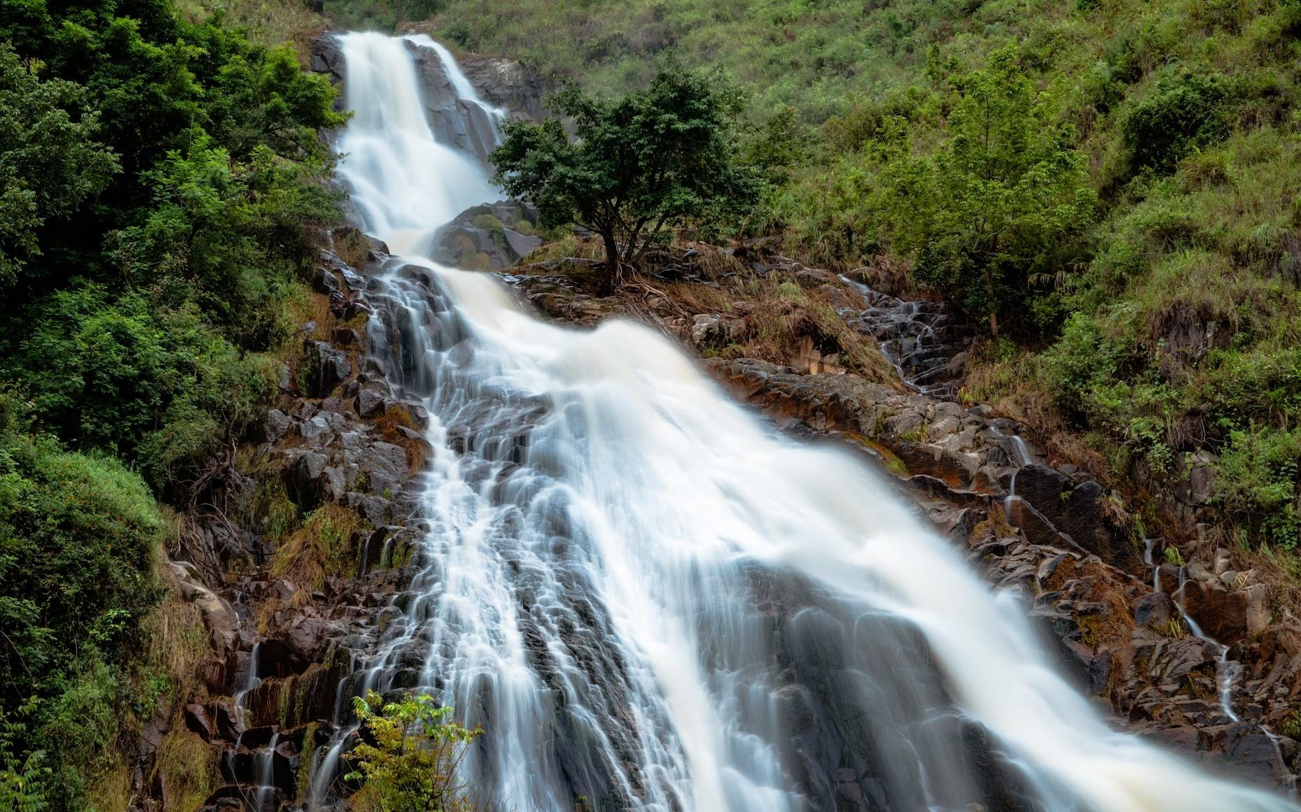 Air Terjun Efrata: Wisata Alam Indah di Samosir