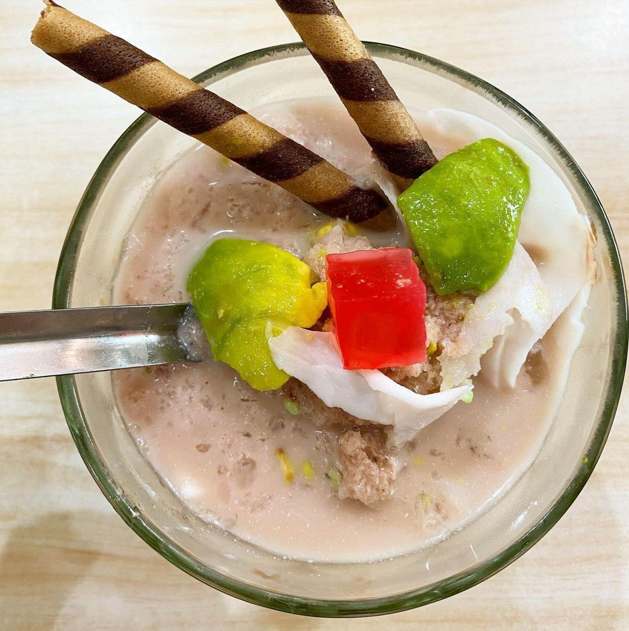 Es Murni: A Legendary Dessert Bar in Magelang