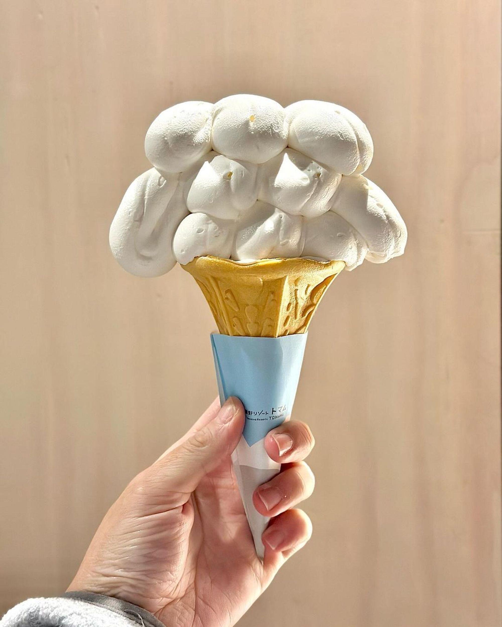 Popular Cloud Ice Cream in Japan, Super Instagrammable!