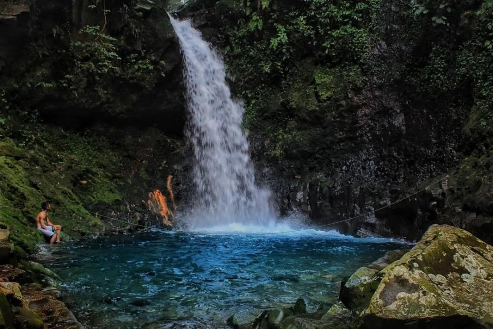 Curug Goa Lumut: Surga Tersembunyi di Gunung Salak