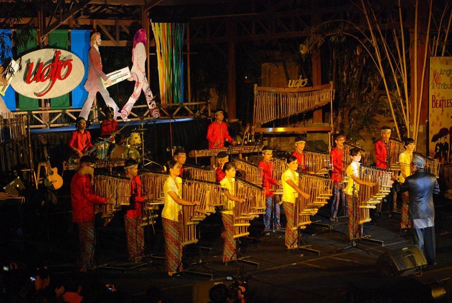 Saung Angklung Udjo: Cultural and Art Tourism in Bandung