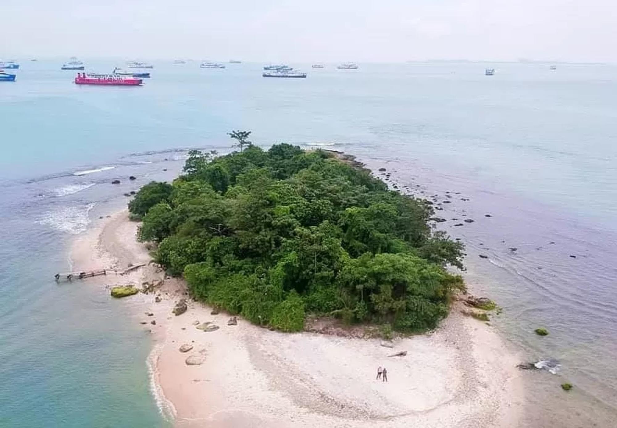 Merak Kecil Island: Marine Tourism Destination Near Merak Harbor