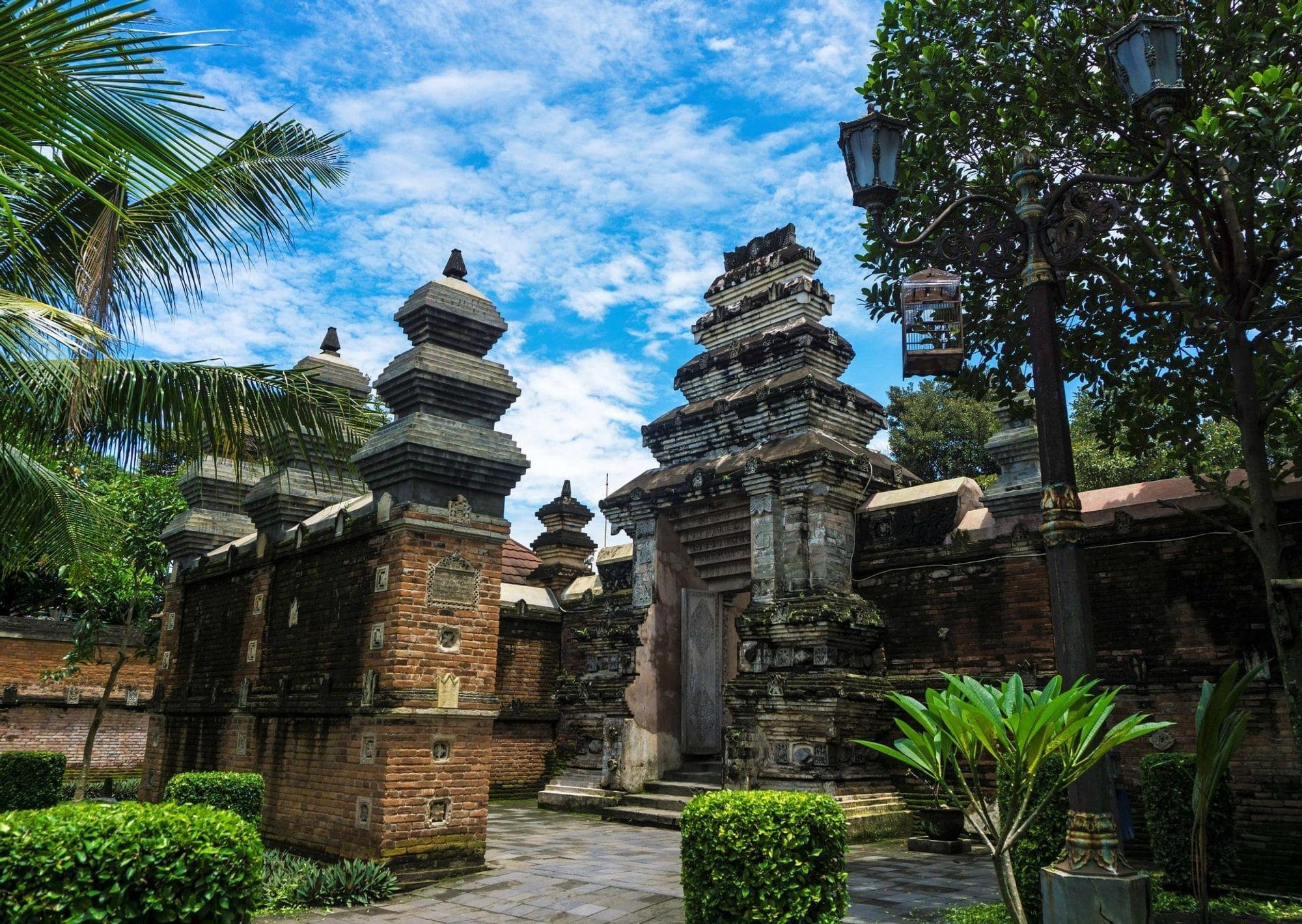 Jaghana Doelan Kota Gedhe: History and Silver Craft Open Trip in Yogyakarta