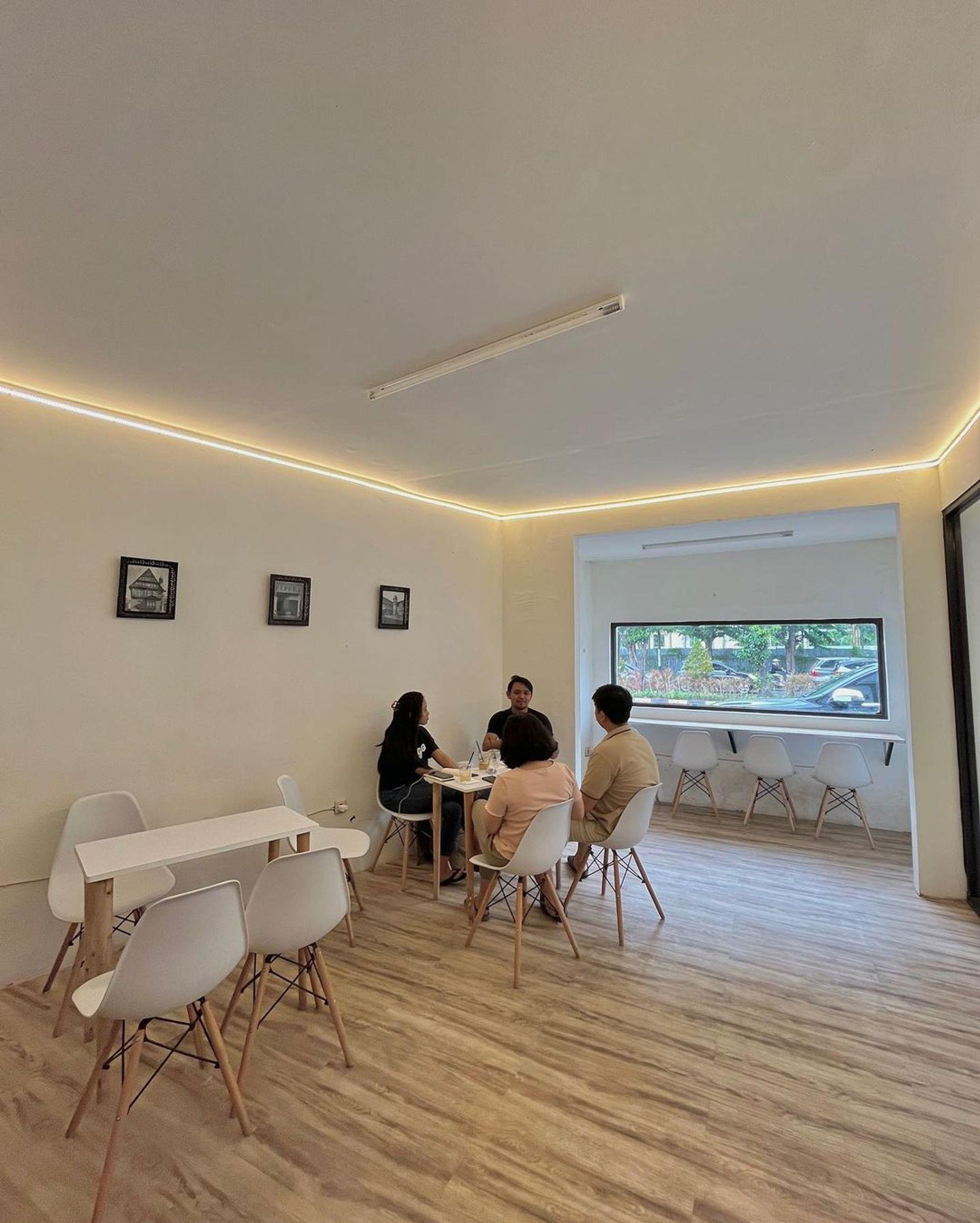 Menu dan Harga Orchie Coffee, Dekat Stasiun Gubeng Lama!