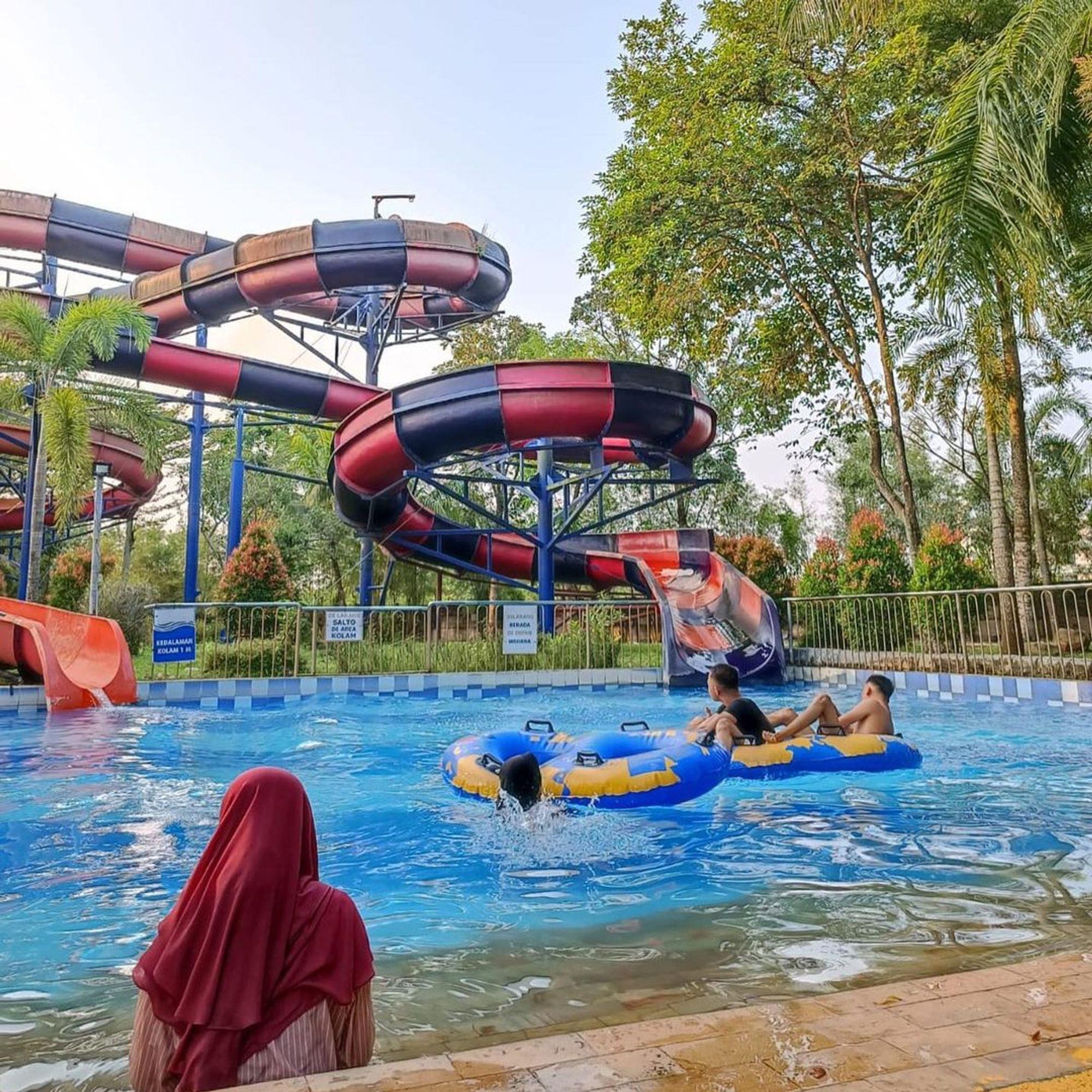 Harga Tiket Masuk OPI Water Fun Palembang Terbaru!