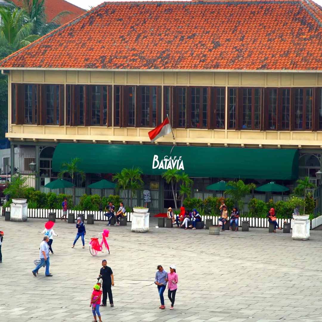 This cafe in Old Town was the headquarters of the Dutch VOC